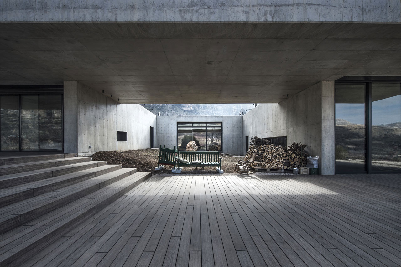A cliff-top villa in sync with its Lebanese surroundings by Youssef Tohme