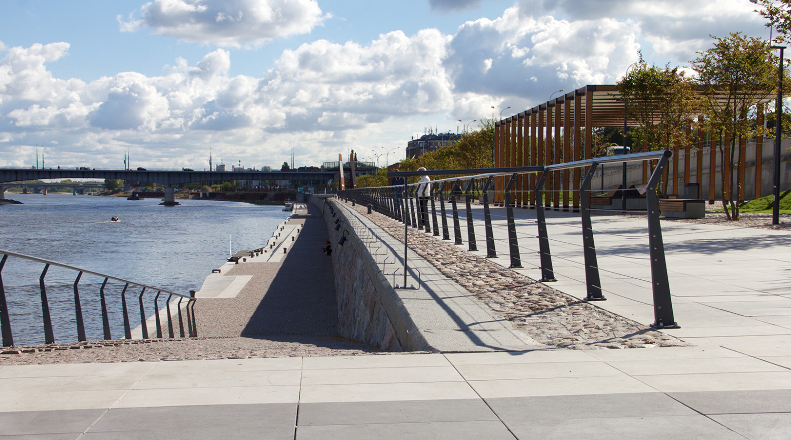 Artchitecture cleans up Warsaw’s ‘unkempt’ riverside