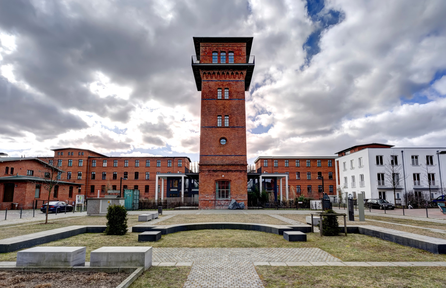 10 striking water tower conversions