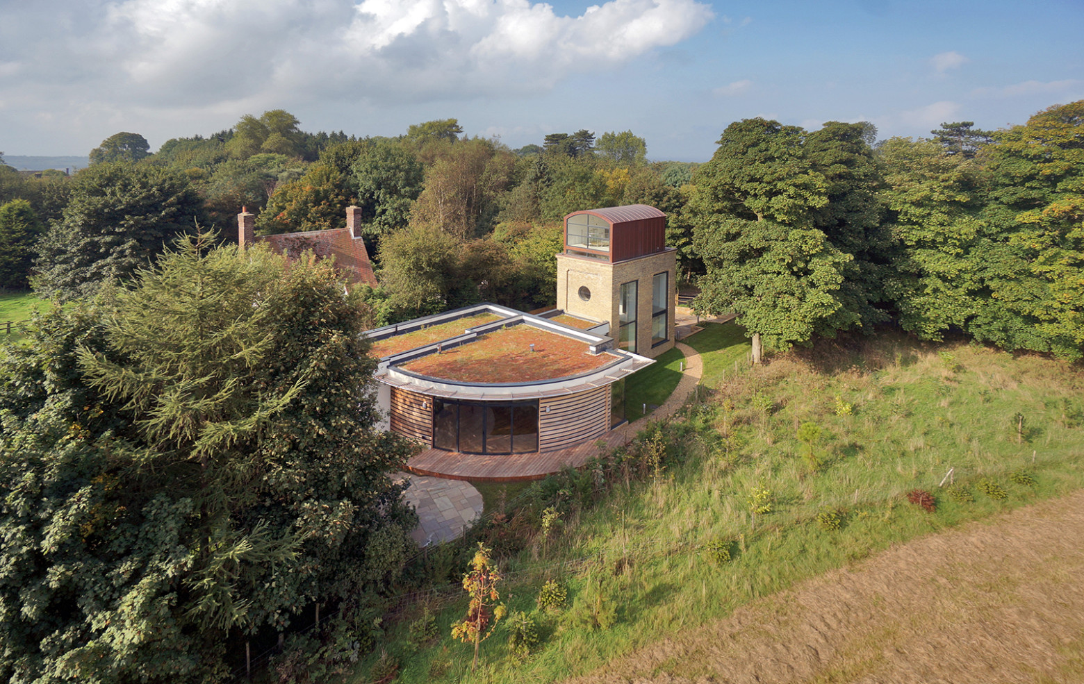 10 striking water tower conversions