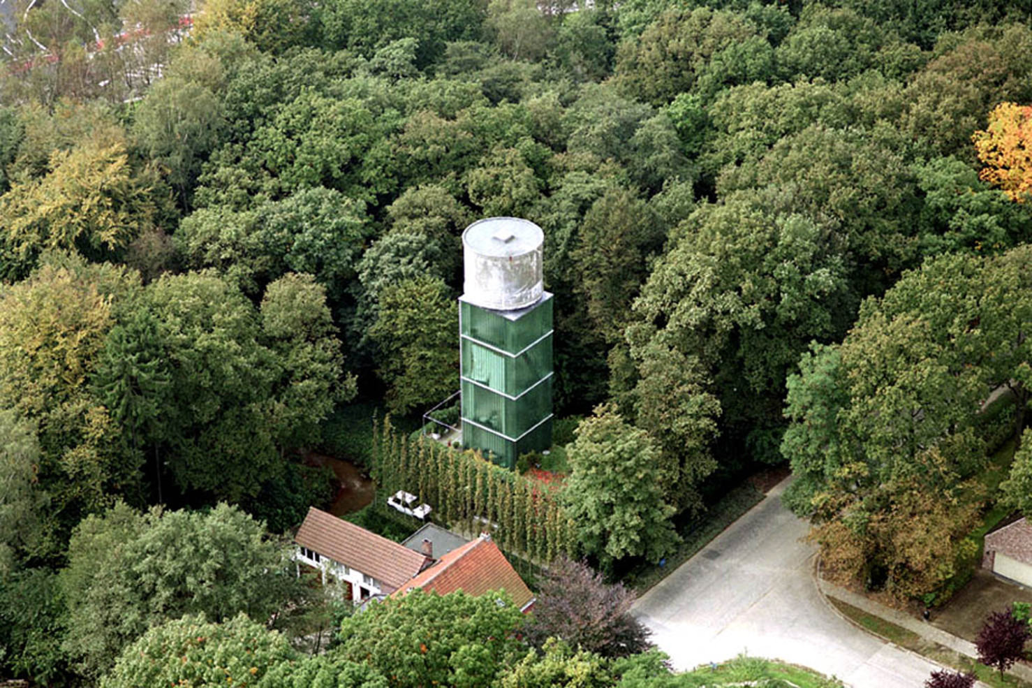 10 striking water tower conversions