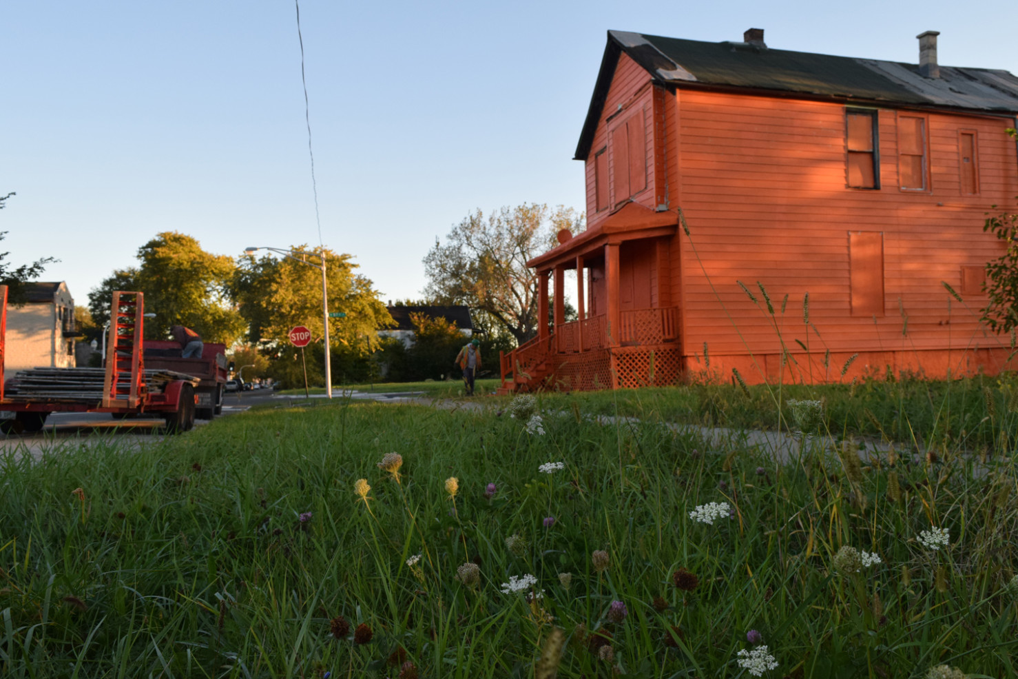 Artist Amanda Williams applies her ‘Color(ed) Theory’ to houses on the ...