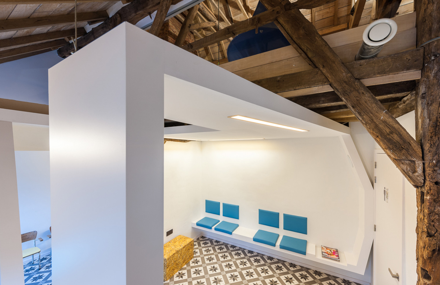 A 420-year-old farmhouse morphs into a medical practice in Belgium ...