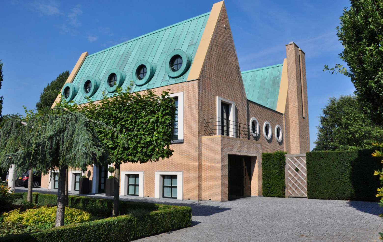 On the market: 5 bold Postmodern homes