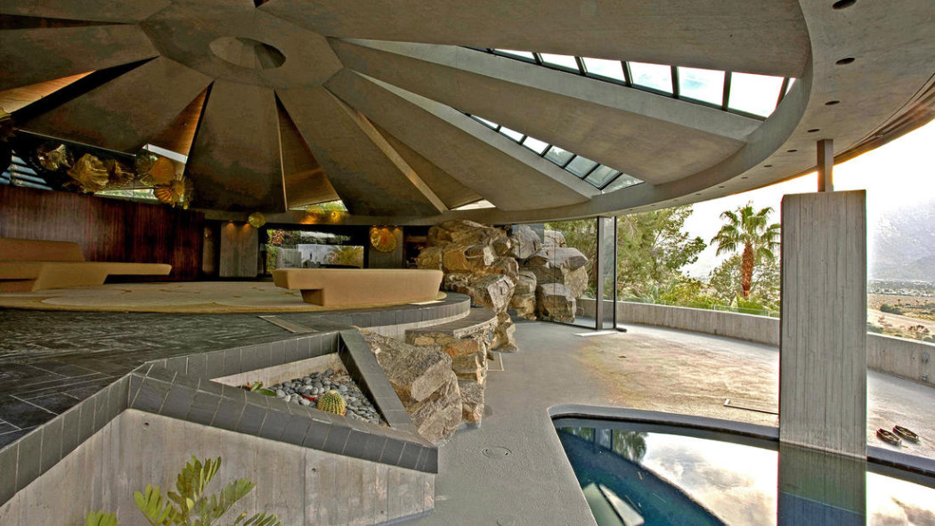 John Lautner’s ‘Diamonds Are Forever’ home in Palm Springs goes on sale ...