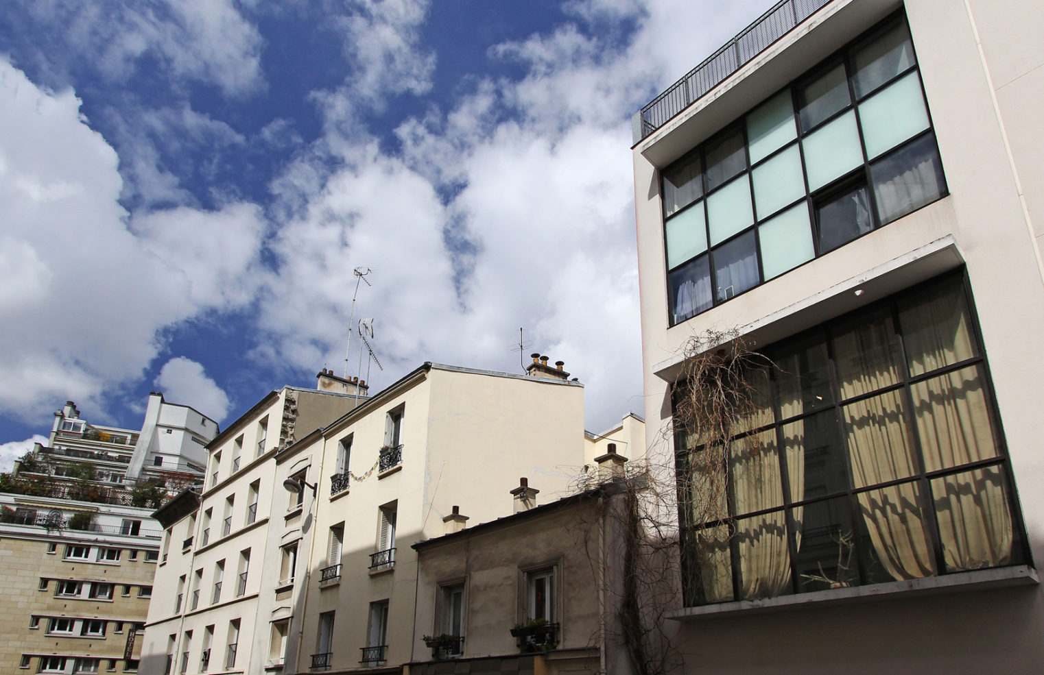 Property of the week: a Parisian home with a living wall by Patrick Blanc
