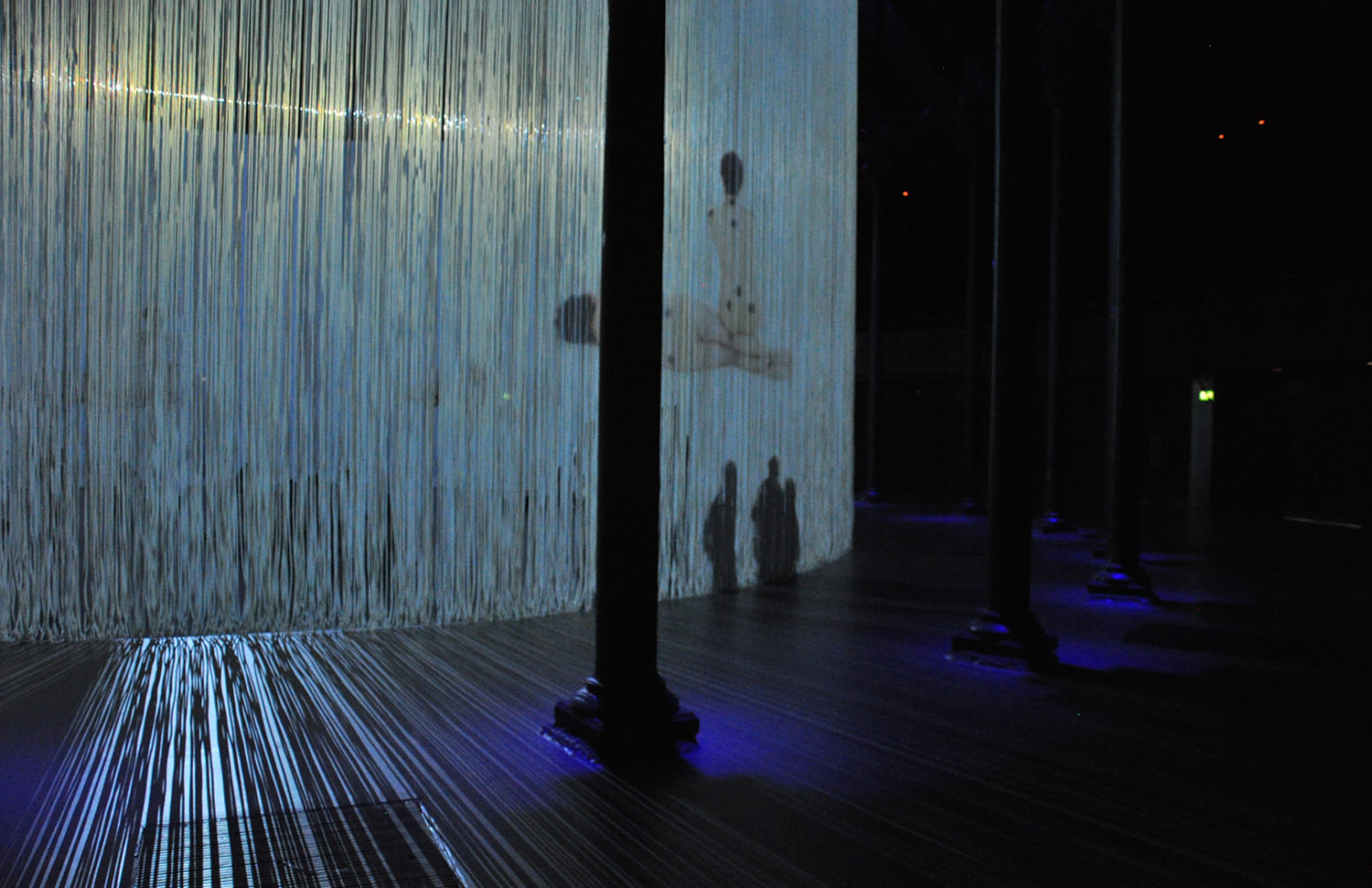 Ron Arad’s 360 degree installation Curtain Call opens at London’s ...