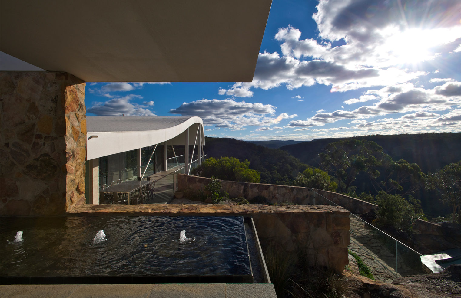 Rent a clifftop house in Australia by architect Harry Seidler