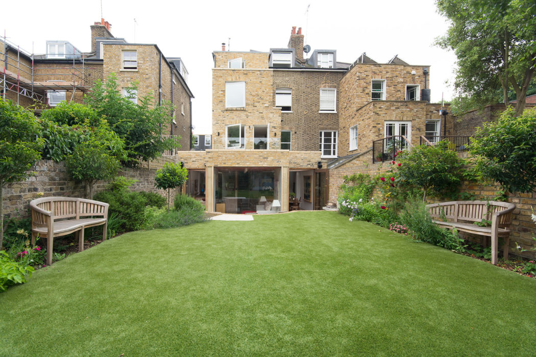 London home designed by Jonathan Tuckey is for rent for £2,600 per week