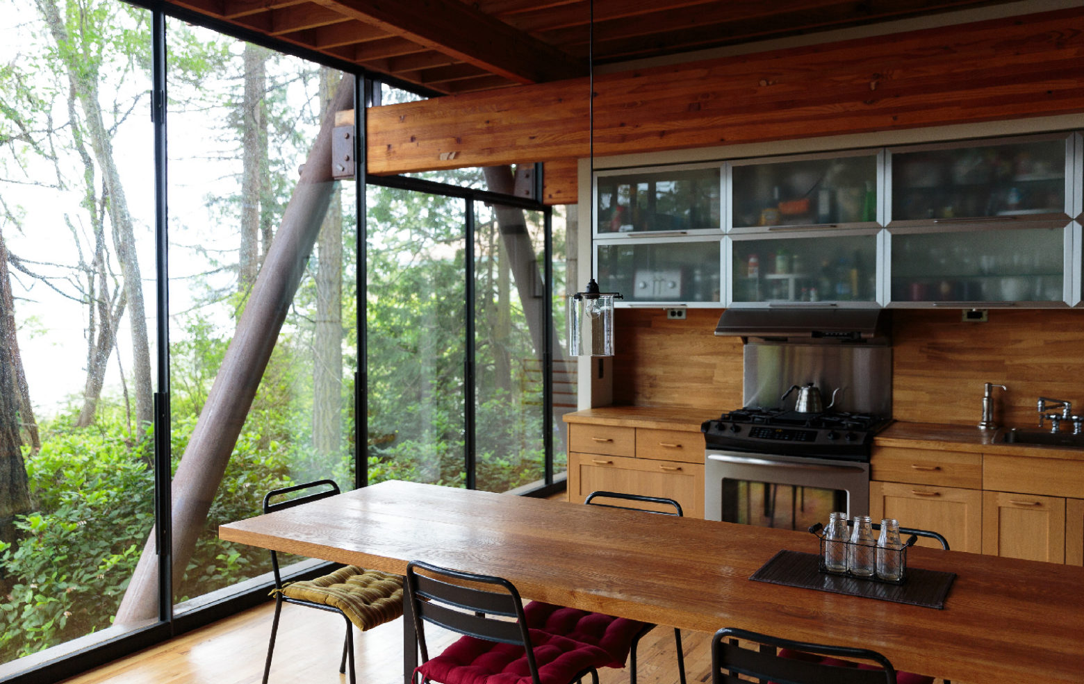 Holiday home of the week: a glass cabin in Washington State