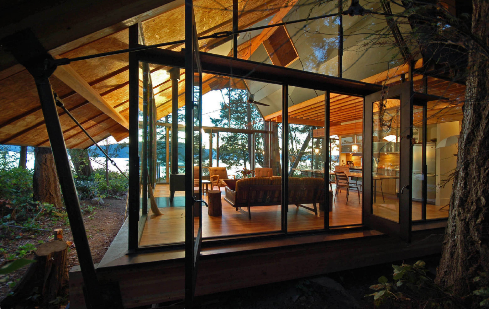 Holiday home of the week: a glass cabin in Washington State